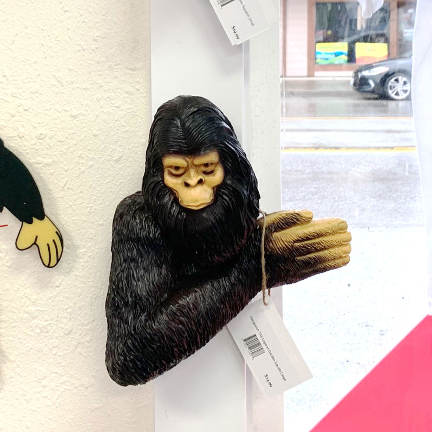 Sasquatch Peeking Tree Garden Statue – Sasquatch The Legend