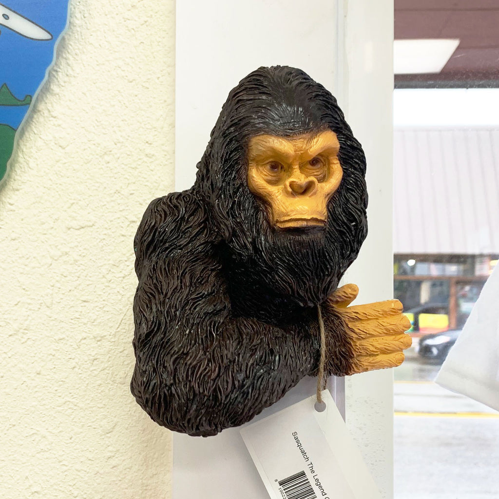 Sasquatch Peeking Tree Garden Statue – Sasquatch The Legend